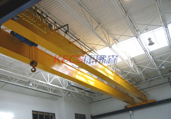 Stainless steel crane system in University Laboratory